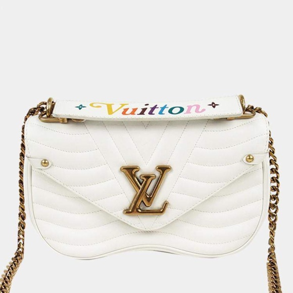 Louis Vuitton | Bags | Louis Vuitton Wave Chain Bag Basically New ...
